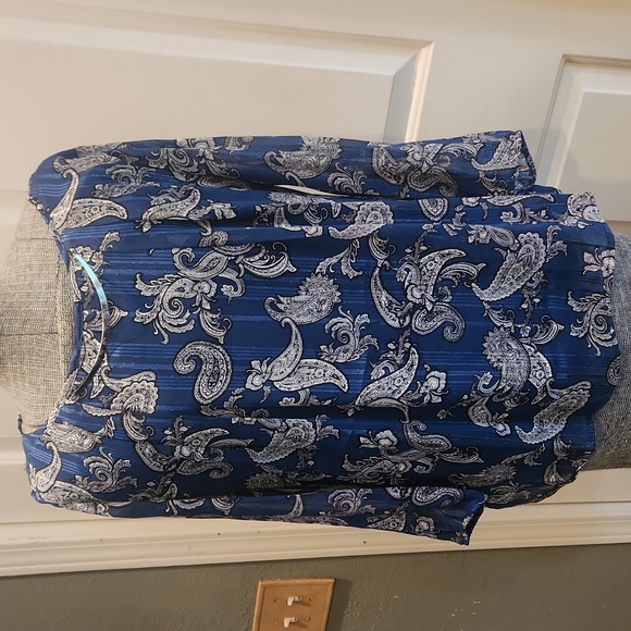Rebecca Malone | Tops | Rebecca Malone Top Paisley Black White Blue ...